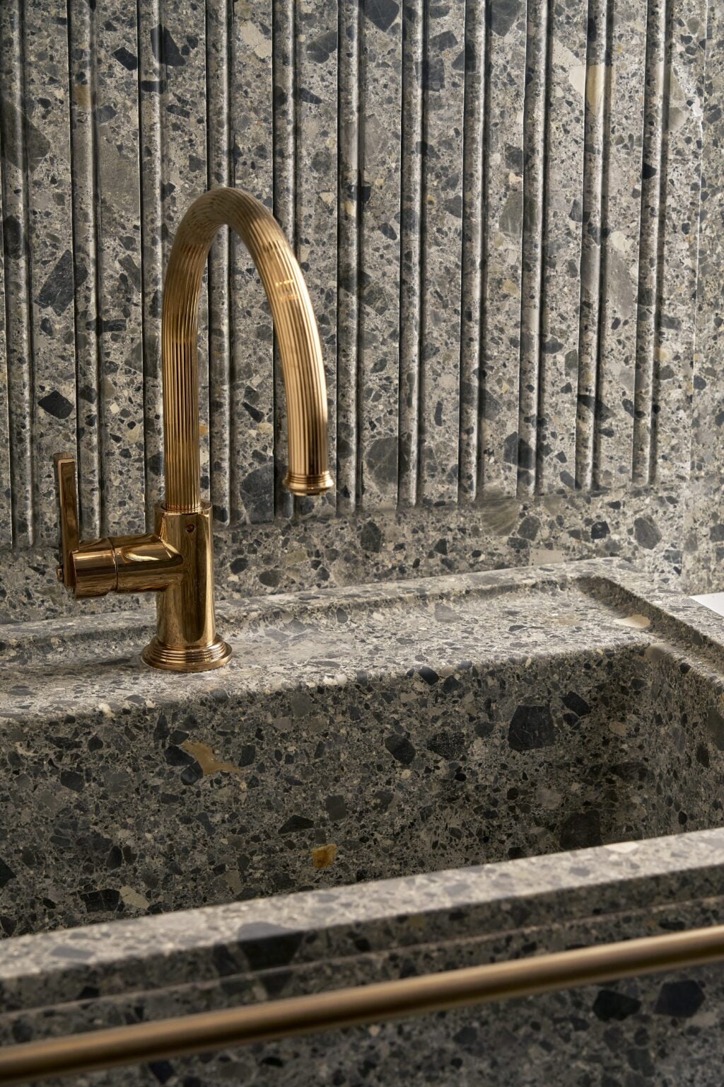 Hamilton Apron Sink - Marmi Natural Stone